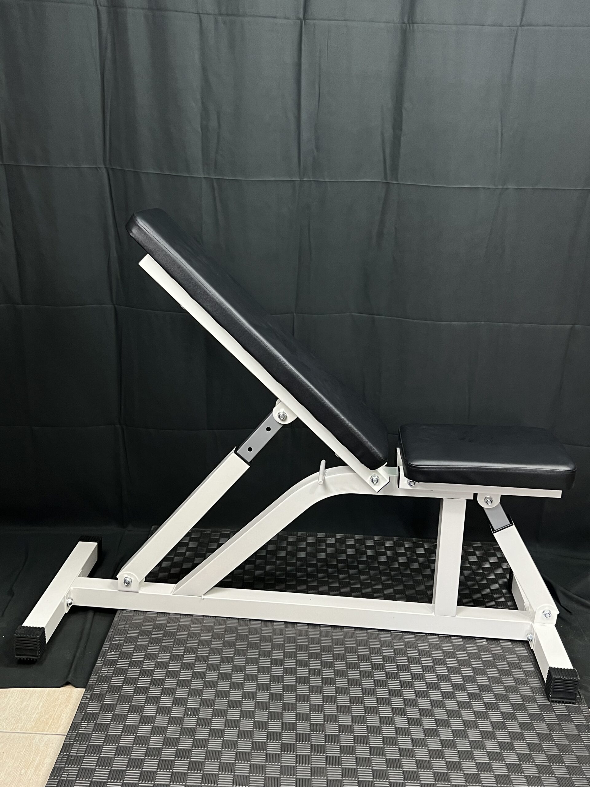 Adjustable bench press for home gym for sale in Lebanon | 7ProFit